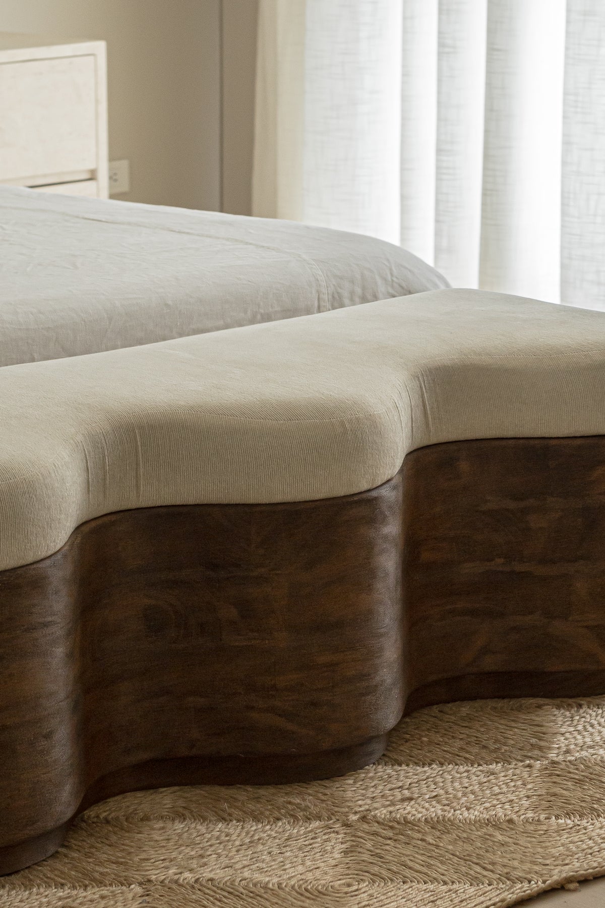 TRIANA BENCH QUEEN, ESPRESSO ⁓ EN GOLD – OLAA Design Australia